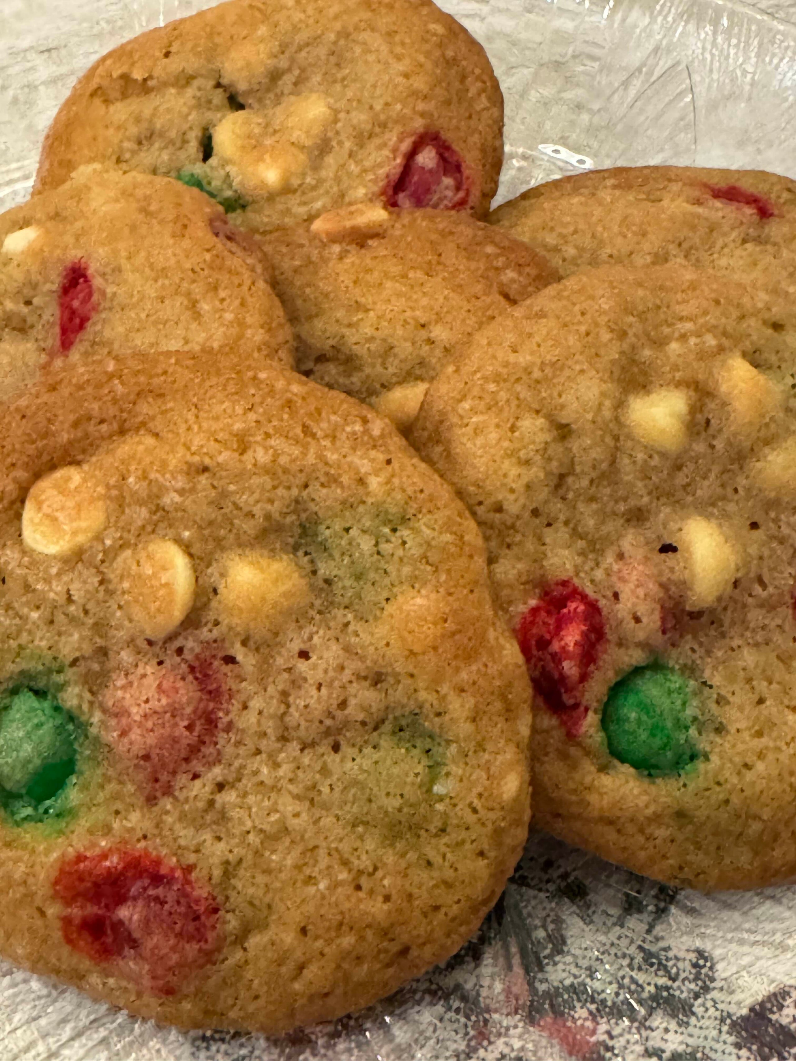 Cravz Dessert Co.: Santa's Cookies (White Chip with Green and Red M&M's ...